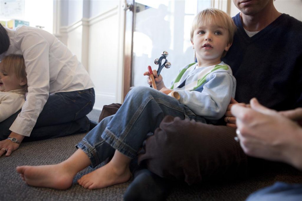 5 Simple, Easy Ways to Enjoy Musical Fun Indoors - Kindermusik